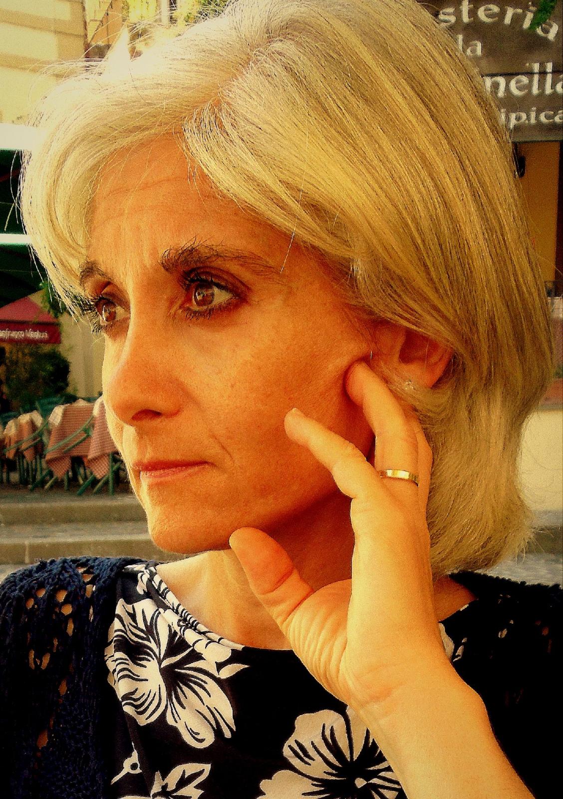 Antonella Rizzo, poeta,pittore, fotografo ,scri